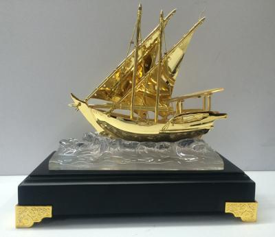 China modelo de navio dourado do metal do chapeamento de ouro 24k, modelo de navio árabe do negócio à venda