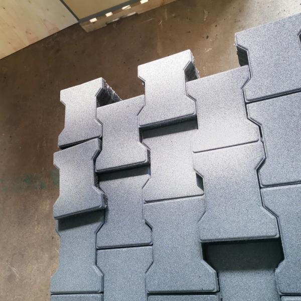 Quality 200*160mm Rubber Paving Blocks Dog Bone Shape Rubber Paver Tiles Green for sale
