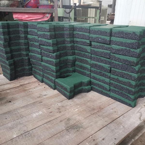 Quality 200*160mm Rubber Paving Blocks Dog Bone Shape Rubber Paver Tiles Green for sale