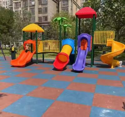 Cina Tappeti per pavimenti in gomma ad alta densità per palestra e parco giochi 15-50mm in vendita