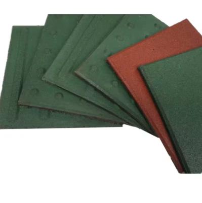 Cina Tappeti in gomma per campi sportivi resistenti, officine, asili, pavimenti in gomma policromi per parchi giochi in vendita