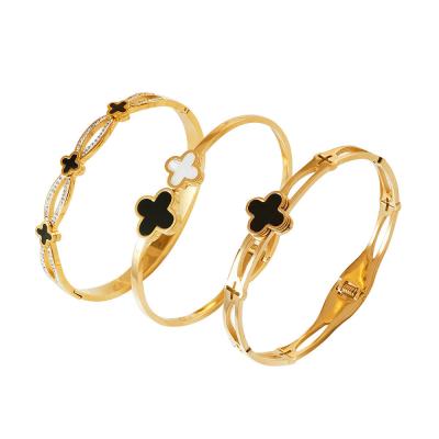 Cina 18K Gold Star Bracelet Acciaio inossidabile Rosa Gold Clover Fiori 5 Star Bracelet Bracelet per donne in vendita