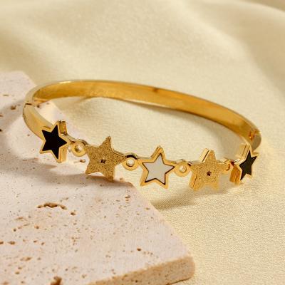 Cina 18K Gold Star Bracelet Acciaio inossidabile Rosa Gold Clover Fiori 5 Star Bracelet Bracelet per donne in vendita