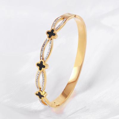Cina 18K Gold Star Bracelet Acciaio inossidabile Rosa Gold Clover Fiori 5 Star Bracelet Bracelet per donne in vendita