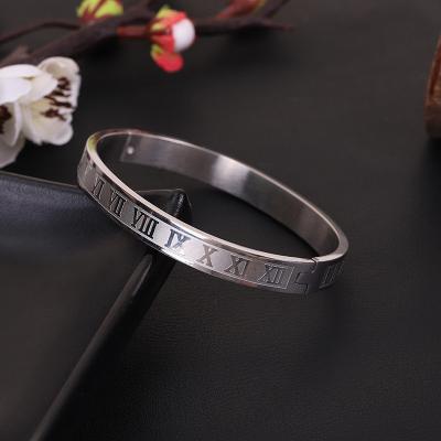 Cina Nuovo braccialetto in acciaio inossidabile braccialetto amore oro rosa argento nero oro romano numero braccialetto braccialetto in vendita