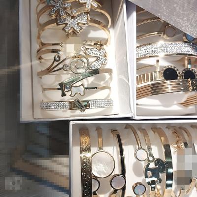 Cina Diamante di moda 18K oro placcato in acciaio inossidabile Pvd incantevoli non macchianti in vendita