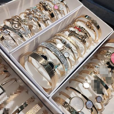 Cina Diamante di moda 18K oro placcato in acciaio inossidabile Pvd incantevoli non macchianti in vendita