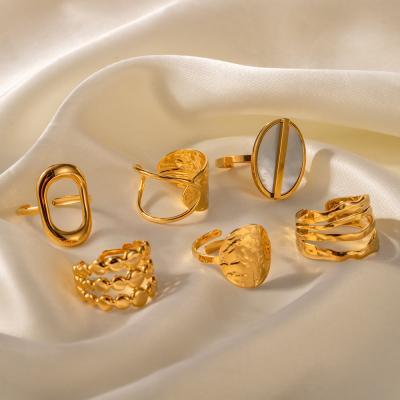 Cina Moda Irregolarità Anelli in acciaio inossidabile 18K gioielleria placcata Anello ridimensionabile per donne in vendita