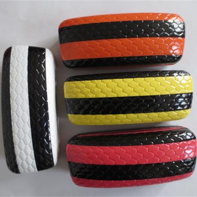 China Fashionable glasses cases with striped design leather for sale