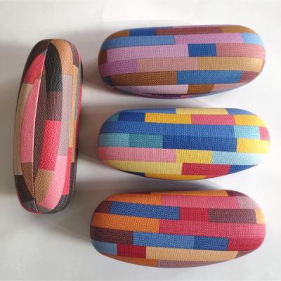 China Hot selling glasses cases with striped design leather for sale