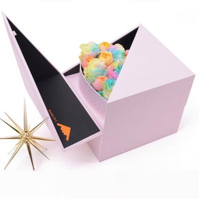 China Lusso in forma di cuore di sorpresa su ordinazione di Logo Magnetic Square Double Open del contenitore di carta di fiore del regalo for sale