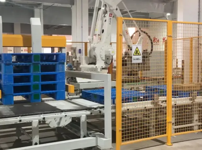 Intelligent Robot Palletizer machine in operation
