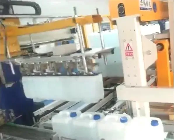Fully Automatic Robotic Single Column Palletizer in operation