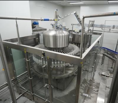Cina Tappatrice ad alta velocità per linee di produzione di acqua in bottiglia a 26.000 BPH in vendita