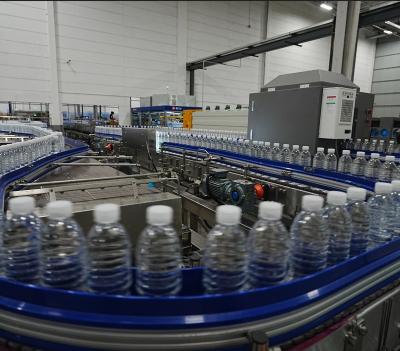 China Linear Bottle Conveyor For 42,000 BPH Bottled Water Production Line High Capacity for sale