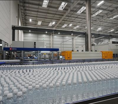 中国 耐久性のあるダイナミックボトルバッファープラットフォーム 42,000 BPH のボトル水生産 堅牢なモーター制御 販売のため