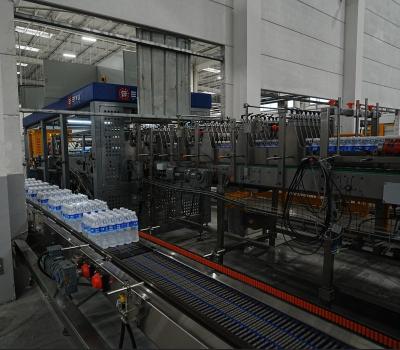 China Máquina de Envolvimento Termoencolhível Personalizada para Água Engarrafada 15kW à venda