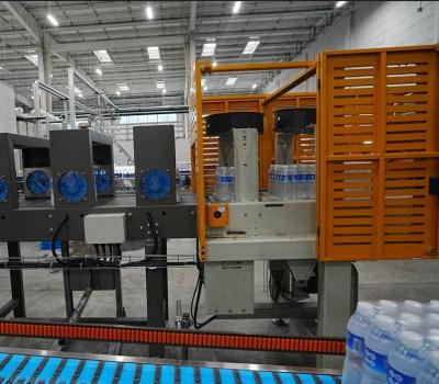 Cina Macchina di imballaggio dell' acqua in bottiglia regolabile per l' acqua ferma / frizzante in vendita