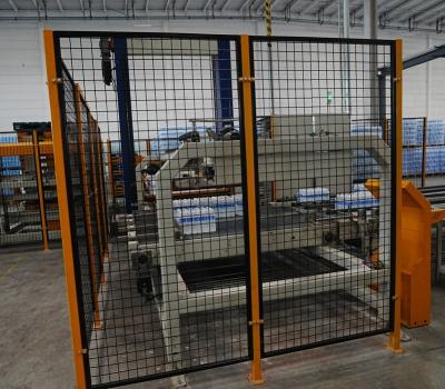 Cina Pallettizzatore robotico a portale touch screen ad alta posizione per linea di produzione di acqua in bottiglia da 42.000 BPH in vendita