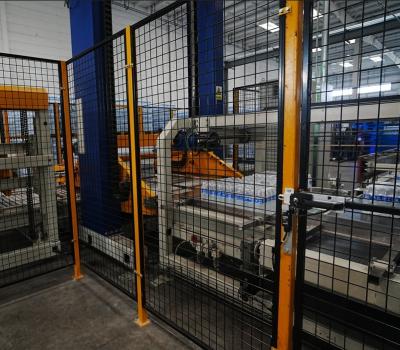 China Drankpalletiseringssysteem voor een productielijn voor gebotteld water van 42.000 BPH Te koop