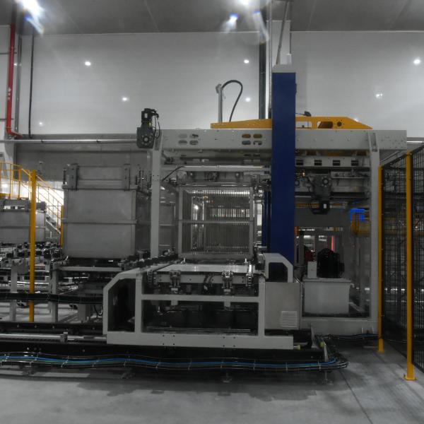 Quality Automatic Juice Drinking Water Packing Machine Loading And Unloading Cage System for sale