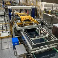 Quality Fully Automatic Cage Trolley Conveyor Belt System For Glass Plastic Bottles for sale