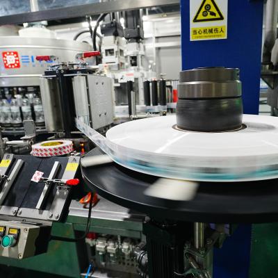 Cina 5.5kw Modulare autoadesivo caldo di fusione della colla di etichettatura macchina 48000bottiglie/ora in vendita
