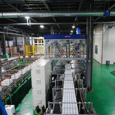 中国 自動ロボット水樽ケースパレット化システム ボトル水 OEM 販売のため