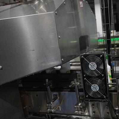 中国 ボトルと缶用自動スリーブ貼り機 9000-72000bph 販売のため