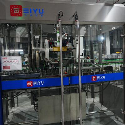 中国 ボトルと缶用自動スリーブ貼り機 9000-72000bph 販売のため