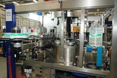 China Rotary Hot Melt Glue Labeler with No Bottle No Label Feeding and No Glue Application for Automatic Labeling for sale