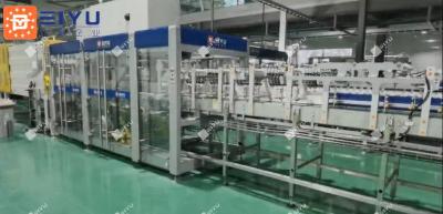 China Automatische PE-krimpkouswikkelaar met 1060 mm transportbandhoogte en frequentie-omzettingssnelheidsregeling voor efficiënt verpakken Te koop