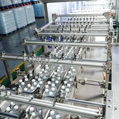 Cina Imballaggio automatico per alimenti e bevande con capacità da 100 g a 3 kg e produzione da 12.000 a 48.000 bottiglie/ora in vendita