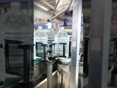 15L-Wasserfässer-Hot-Glue-Labeler für Kunden aus Saudi-Arabien
