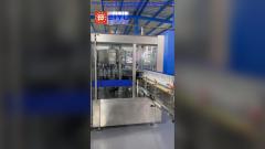 Hot-melt adhesive labeling machine with a capacity of 43,000 bottles per hour