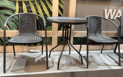 中国 3セットの庭のPolywoodのテーブルおよび椅子のビストロを積み重ねるPPの枝編み細工品 販売のため