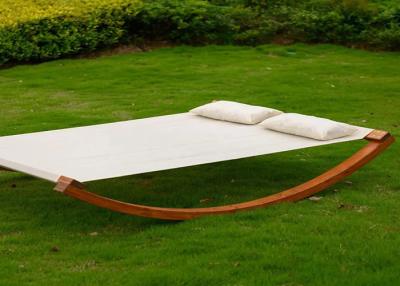 中国 大人/子供のためのプールの日曜日のLoungerの屋外の家具の赤茶色の木のLounger 販売のため