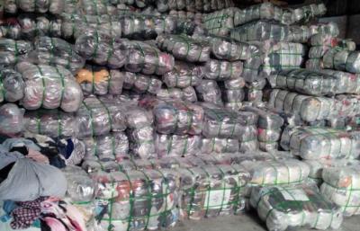 China Men & Ladies & Children Summer  Second Hand Clothes Wholesale Used Clothing In Bales for sale