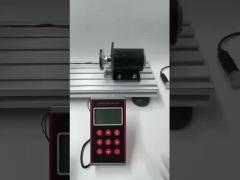 TMV120 Achtergrondverlicht USB Draagbare trillingsmeter Twee knoppenbatterijen