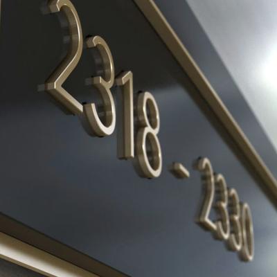 China Custom Brass Aluminium Wayfinding Signage Plate Custom Logo UV Printed Apartment/House Name Number Door Plate for Business Hotel for sale