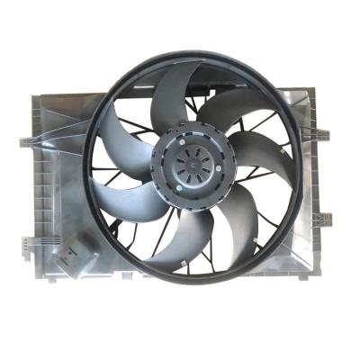 Cina ventola di raffreddamento del radiatore 600W per Mercedes Benz W203 W209 C 2035001693 A2035001693 classi CLK in vendita