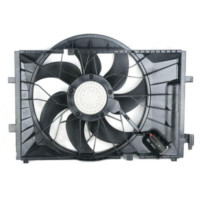 Cina ventola di raffreddamento del radiatore 600W per Mercedes Benz W203 W209 C 2035001693 A2035001693 classi CLK in vendita