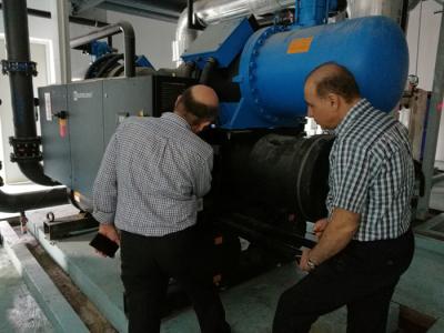 Cina Refrigeratore raffreddato ad acqua della vite del refrigerante di R134A con il compressore di in vendita