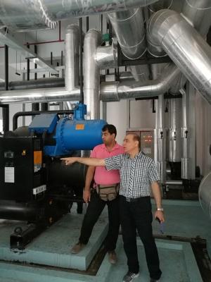 Cina Refrigeratore raffreddato ad acqua della vite del refrigerante di R134A con il compressore di in vendita