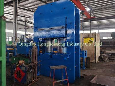 Cina Mudapron di gomma Mat Making Machine Vulcanizing For producendo paraspruzzi di gomma in vendita