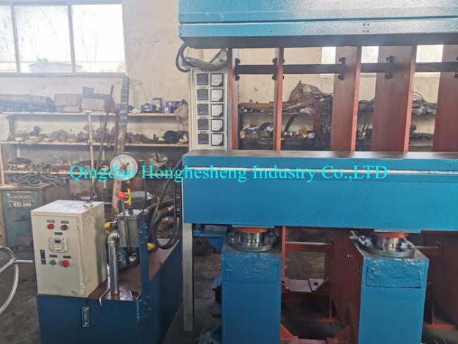 新しい設計タイヤの踏面セリウム、ISOの証明を持つregrooving機械二重Cのタイプ加硫の出版物