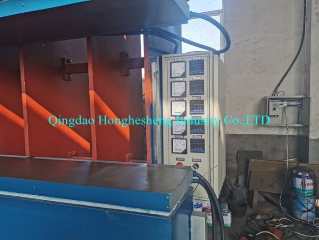 新しい設計タイヤの踏面セリウム、ISOの証明を持つregrooving機械二重Cのタイプ加硫の出版物