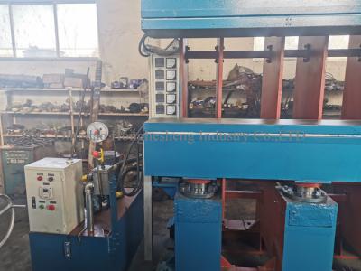 China Langer Pressegroßer Gummi-LKW-Schritt Vulkanisierungspresse 1200*2700mm 2000*2500mm zu verkaufen