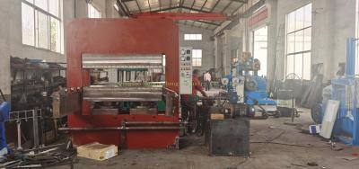 Cina La stampa di vulcanizzazione del grande piatto di gomma della guarnizione della struttura della struttura per la gomma ripercorre in vendita
