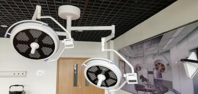 Cina Una lampadina enda di 95 del Ra LED del soffitto della sala operatoria pc della lampada 2 con il video della macchina fotografica in vendita